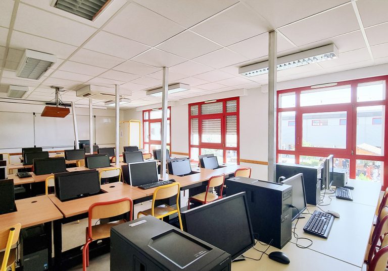 Les locaux - Lycee Jeanne Antide